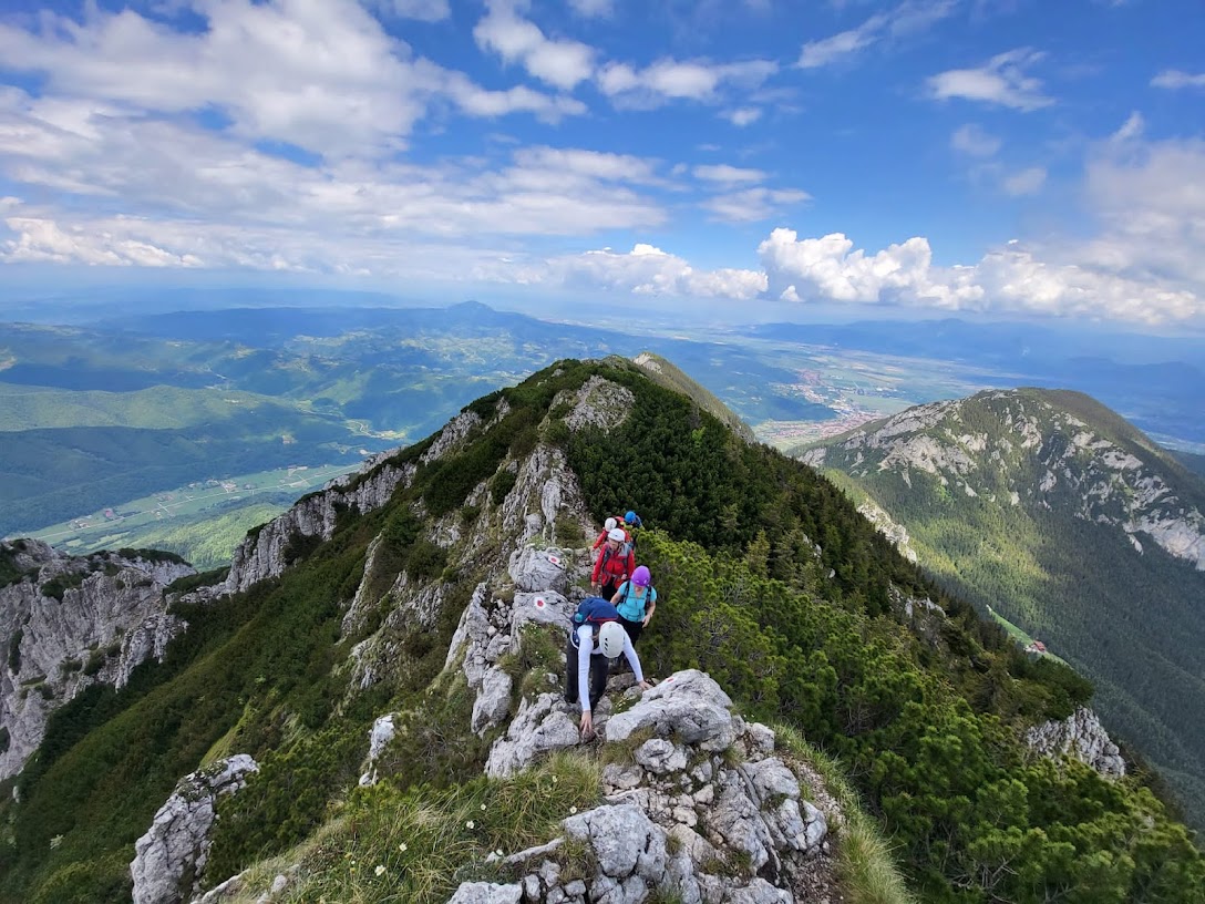 Excursie munte Varful Ascutit|OxigenTour.ro