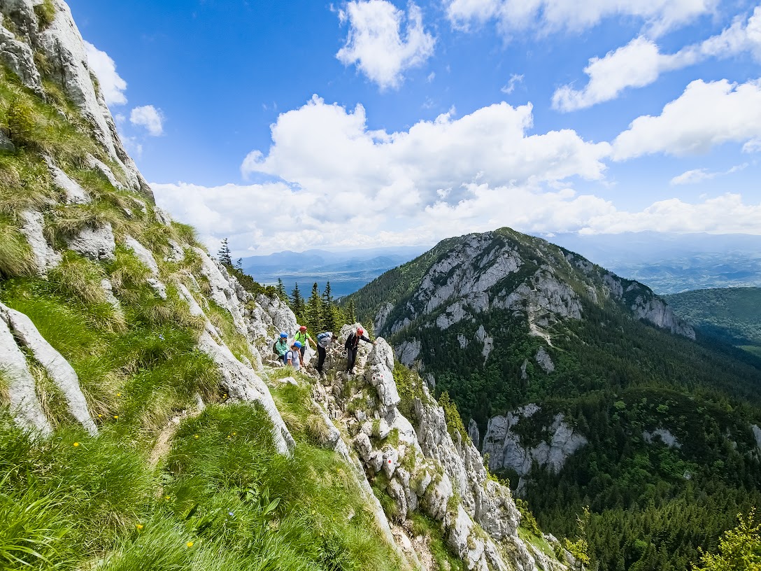 Excursie munte Varful Ascutit|OxigenTour.ro